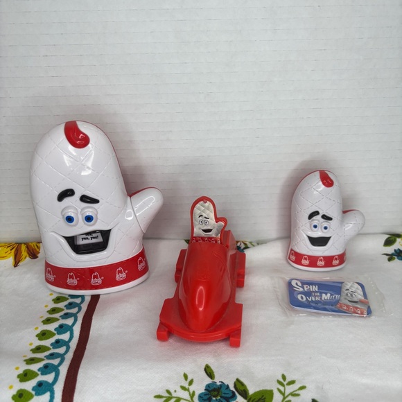 Arby’s | Toys | Arbys Oven Mitt Promotional Toys Set Fortune Teller ...